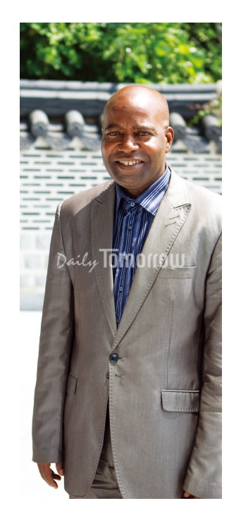 라이베리아 대통령 청소년정책 고문, 이매뉴얼 돌로Emmanuel Dolo